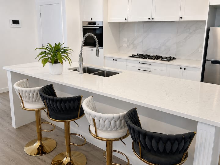 Modern Luxury Home - 2 Bedroom. In Flatbush - Beachlands