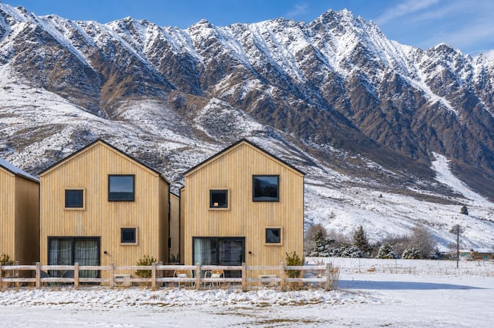 Bleakley Hideaway - Central Location - Coronet Peak