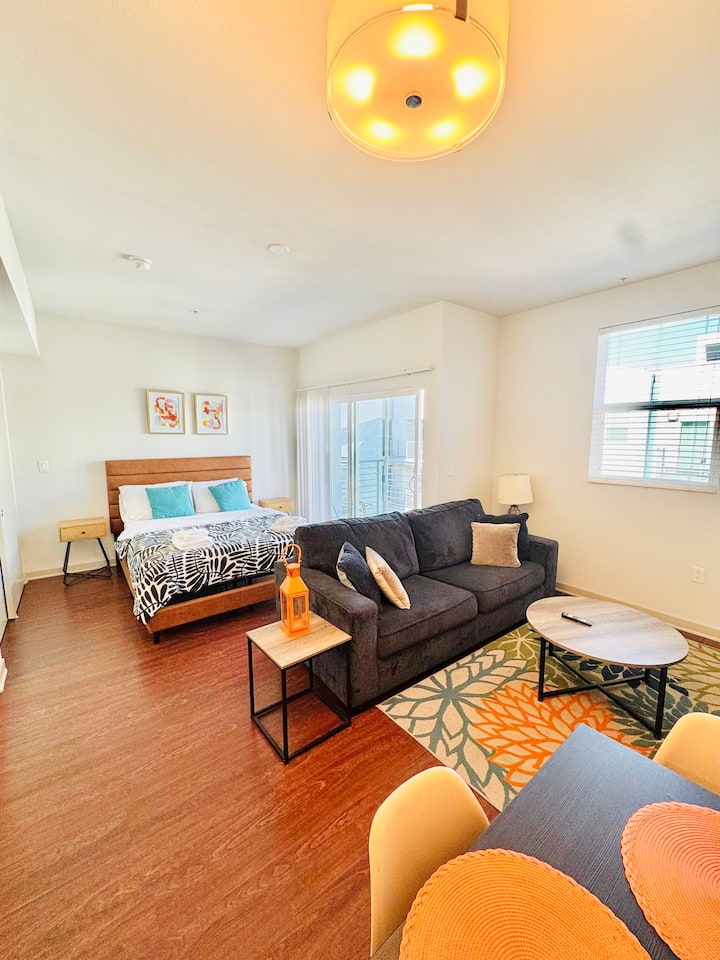 Cozy Prime Location Noho Art District + Amenities - Burbank, CA