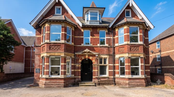 The Lodge | 2 Bed | Parking Off Road | Garden | - Southampton, UK