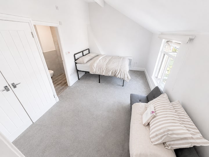 Luxury Stay In Bolton ~Free Parking ~ Sleeps 3 - Bolton
