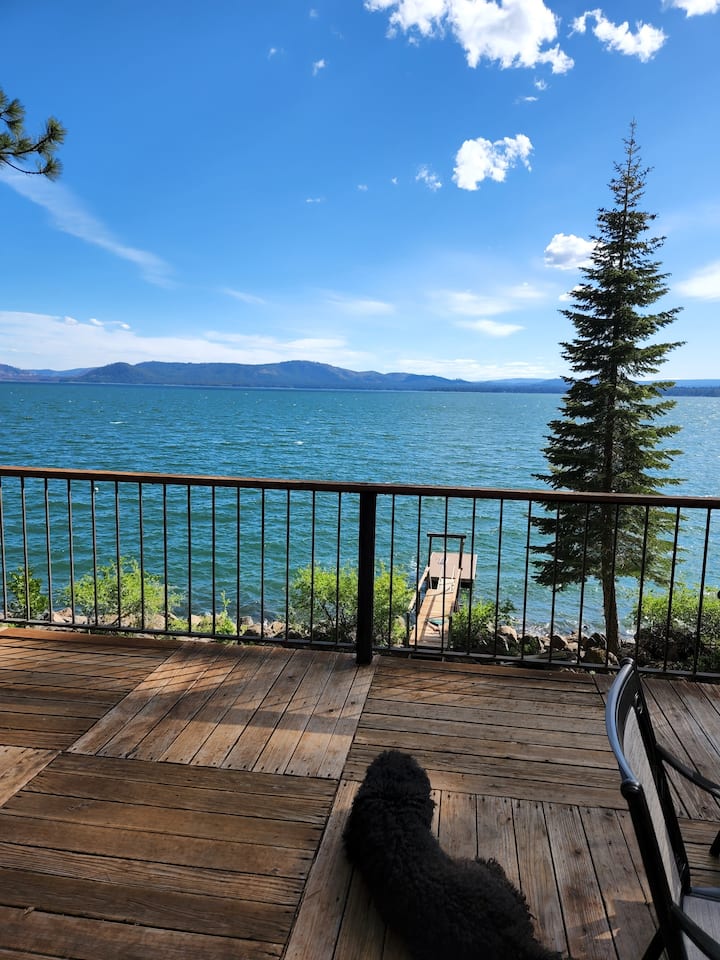 Lakefront Cabin With Private Dock - Lake Almanor, CA