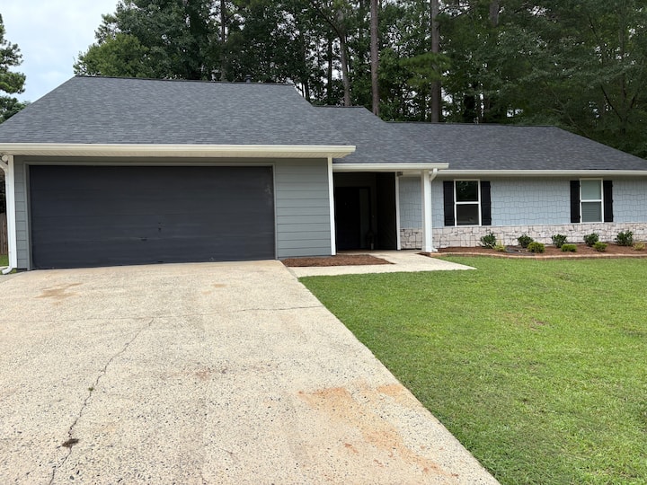 Peaceful Peachtree City Home - Peachtree City, GA