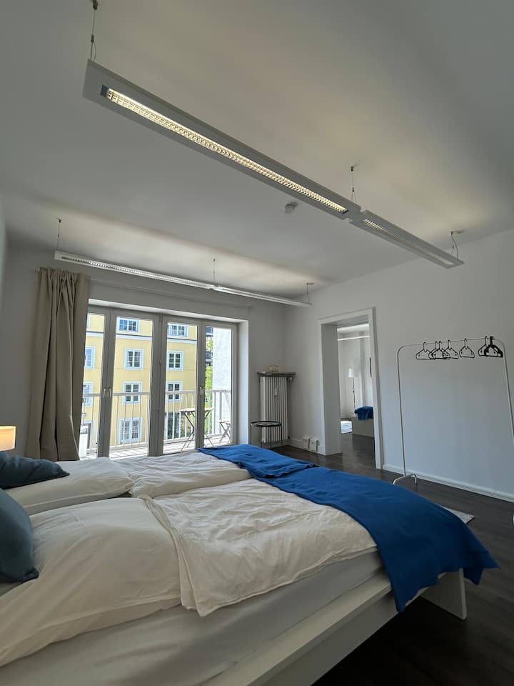 Great 8 Room Apt. Close To Oktoberfest And Hbf - Neubiberg