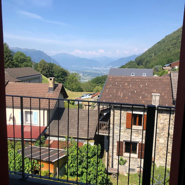 Schöne Neu Renovierte 2.5 Zi. Wohnung In Vellano - Bellinzona