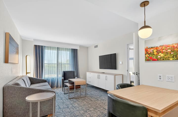 Stylish 2 Separate Hotelkitchensuites W/ Breakfast - Carlsbad, CA