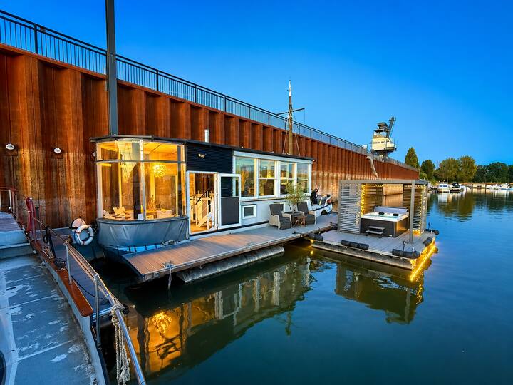 Hafen-residenz: Hausboot Mit Whirlpool - Colonia