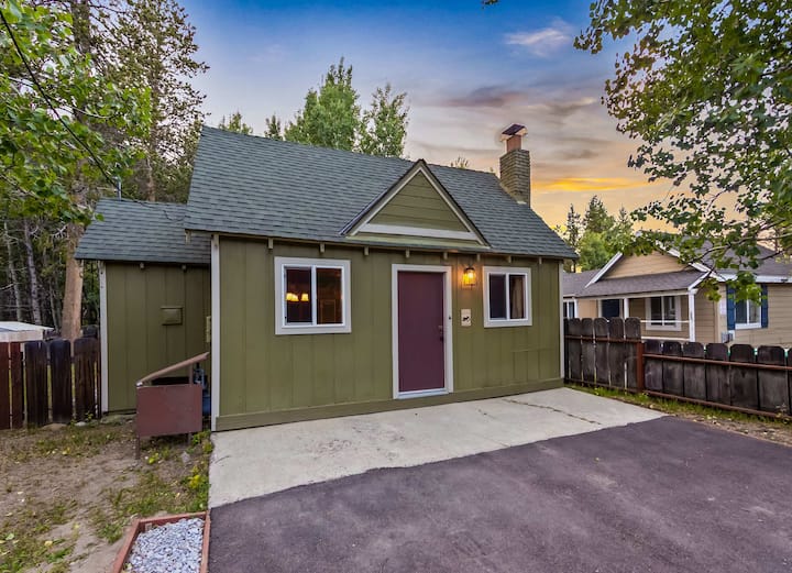 Paradise Bungalow - Cozy Cabin Escape - Stateline, NV