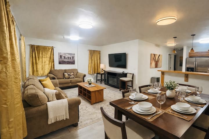 Lighthouse Luxe 2br Walk To Downtown And Ocean - Monterey, CA