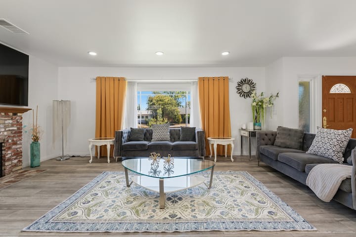 Tarzana 3br | Pergola, Backyard & Bbq | C&c - Los Angeles, CA