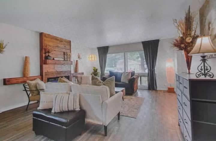 Warm And Cozy. Ages 40 And Up Only. - Homewood, IL