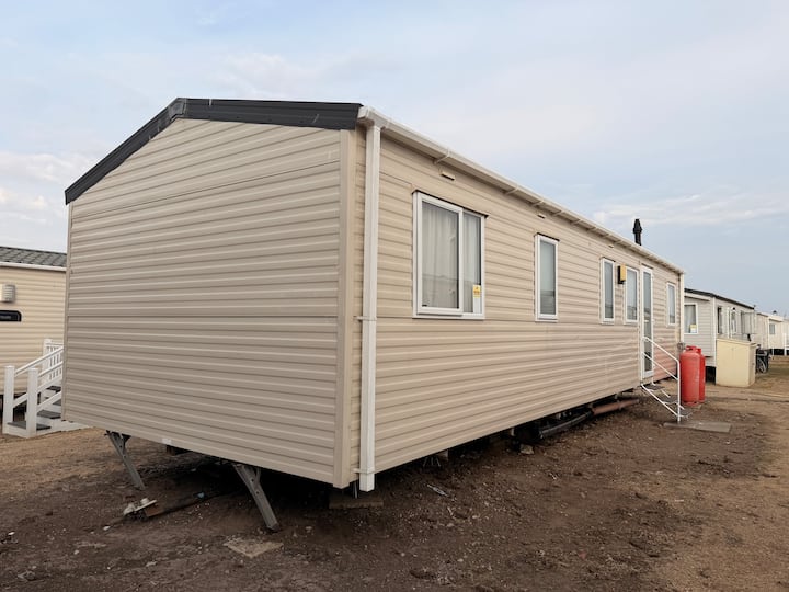 Salty Stays - 4 Bedroom Caravan - Hythe