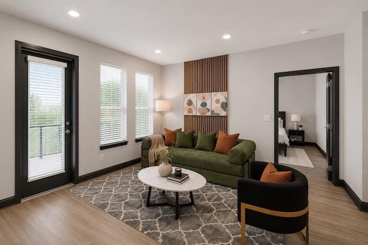 Elegant 2br Stay | Pool, Gym & Parking - Roanoke, TX