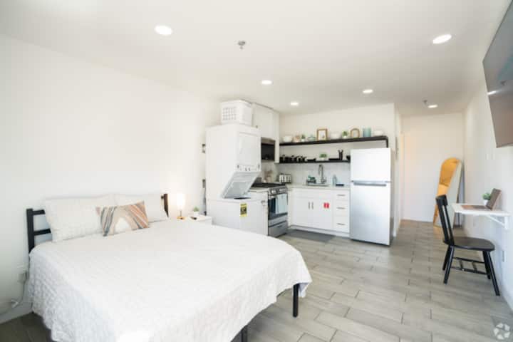 Furnished Studio | Utilities Included | Long Term - McAllen, TX