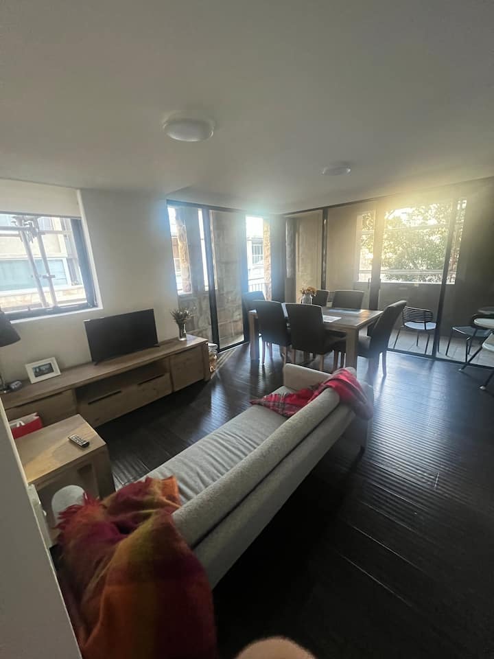 Pyrmont Family Apartment - North Sydney