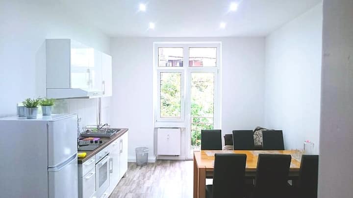 Good House · Große Wohnung Für 6 Personen - Düsseldorf