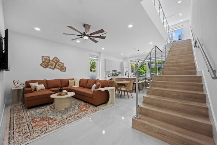 Shared Pool  Bbq  Balcony | Walk To Las Olas - Fort Lauderdale, FL