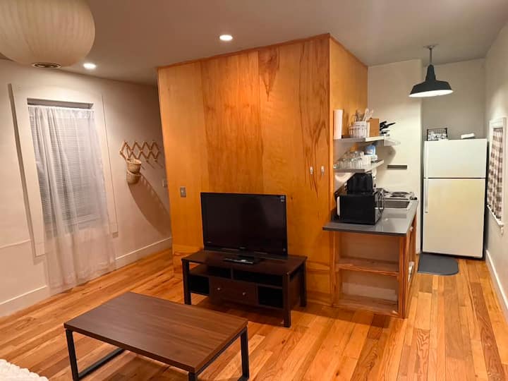 Walkable To Downtown Mall, Overlooking Belmont - Charlottesville, VA