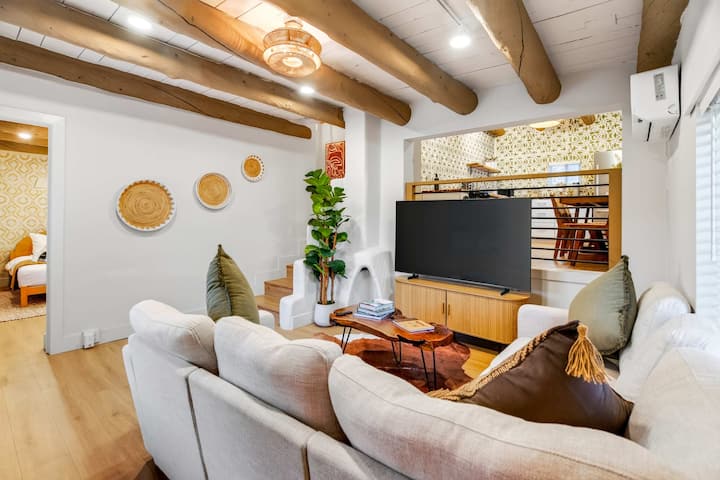 Modern 2br Retreat Near Downtown Manitou Springs - Manitou Springs, CO