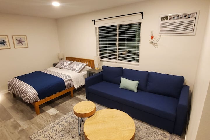 Deluxe Studio, Kitchen, Bath, Ac, Wi-fi, Laundry - Scripps Ranch - San Diego