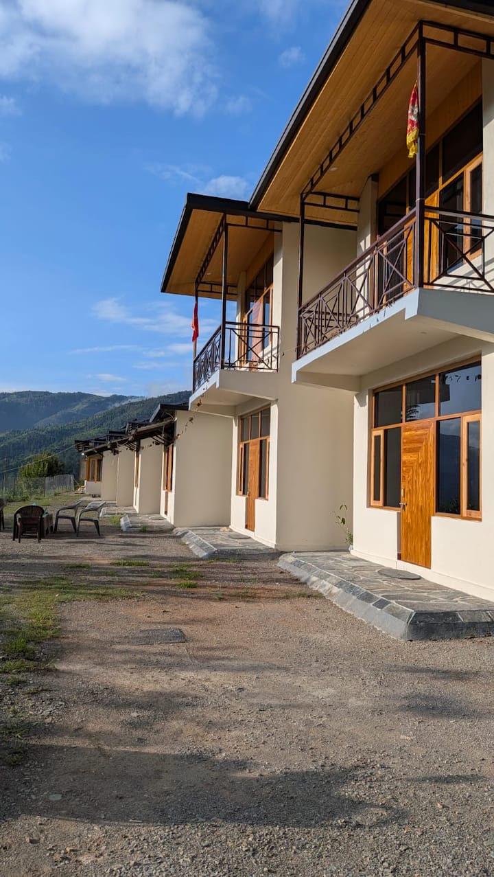 Balcony Room With Mountain View For Couples - Chakrata