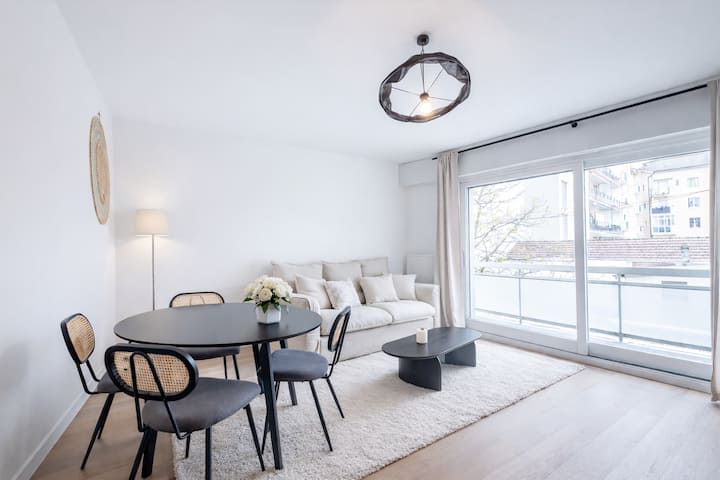M032 L T2 L 2 Personnes L Balcon - Archamps