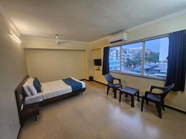 Entire 9-room Floor Near Kharadi | Group Stay - Pune