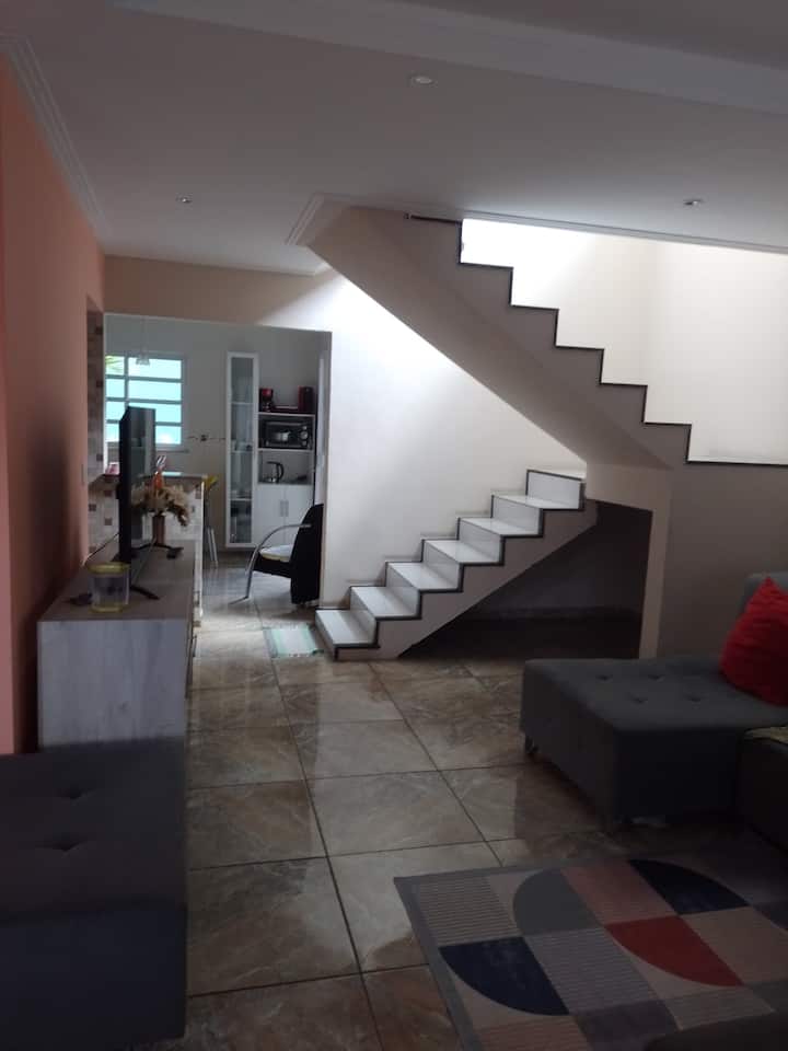 Casa Mobiliada Com Piscina E Churrasqueira. - Camaçari
