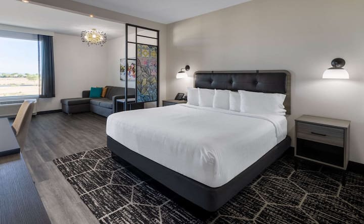 King Deluxe | La Quinta Maricopa | Deluxe Room - Maricopa, AZ