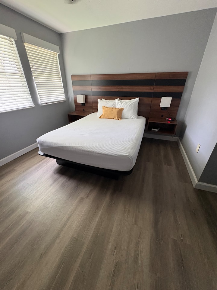 Three Bedroom Villa - Near Disney - St. Cloud, FL