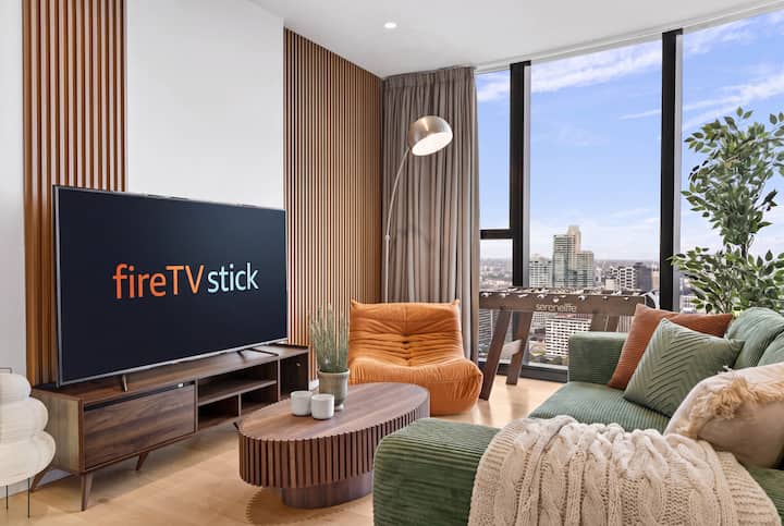 Stay Mid-century | City View | Pool, Gym & Parking - 리치몬드