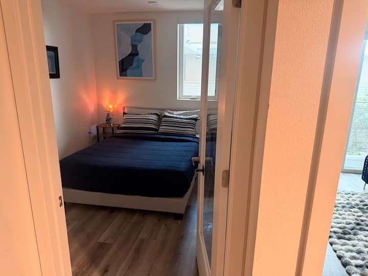 Cozy One Bedroom - Beverly Hills, CA