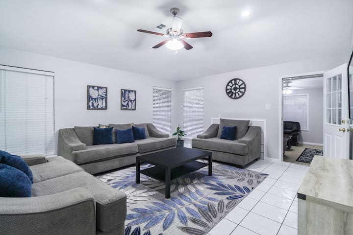 4br Houston Home Near Chinatown | Sleeps 10 - Houston, TX