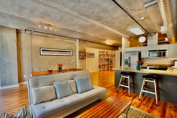 Chic Downtown La Condo With Parking, Pool & Gym - Downtown - Los Angeles