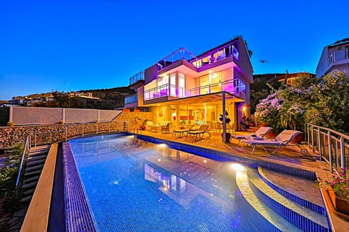 3-bed Villa  Heated Pool & Panoramic Sea Views - Kalkan