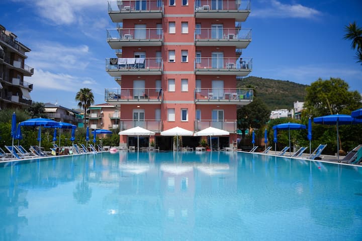 [Perla Marina 2] Con Piscina - Borgio