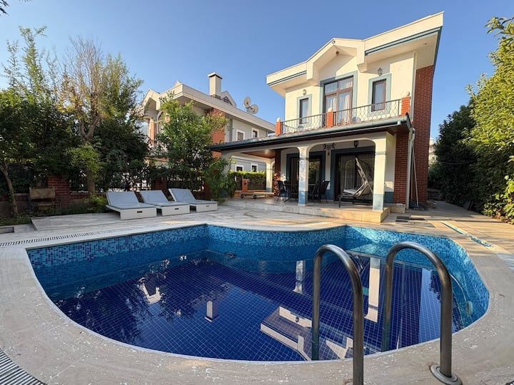 Müstakil ÖZel Havuzlu Villa - İçmeler