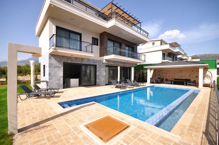 Kalkan - Deniz Manzaralı - Lüks 4+1 Vi̇lla - Kalkan