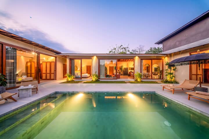 Akami 4br Private Pool Villa In Pererenan - Canggu