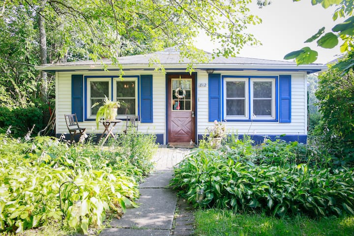 Flint Lake Cottage. - Valparaiso, IN