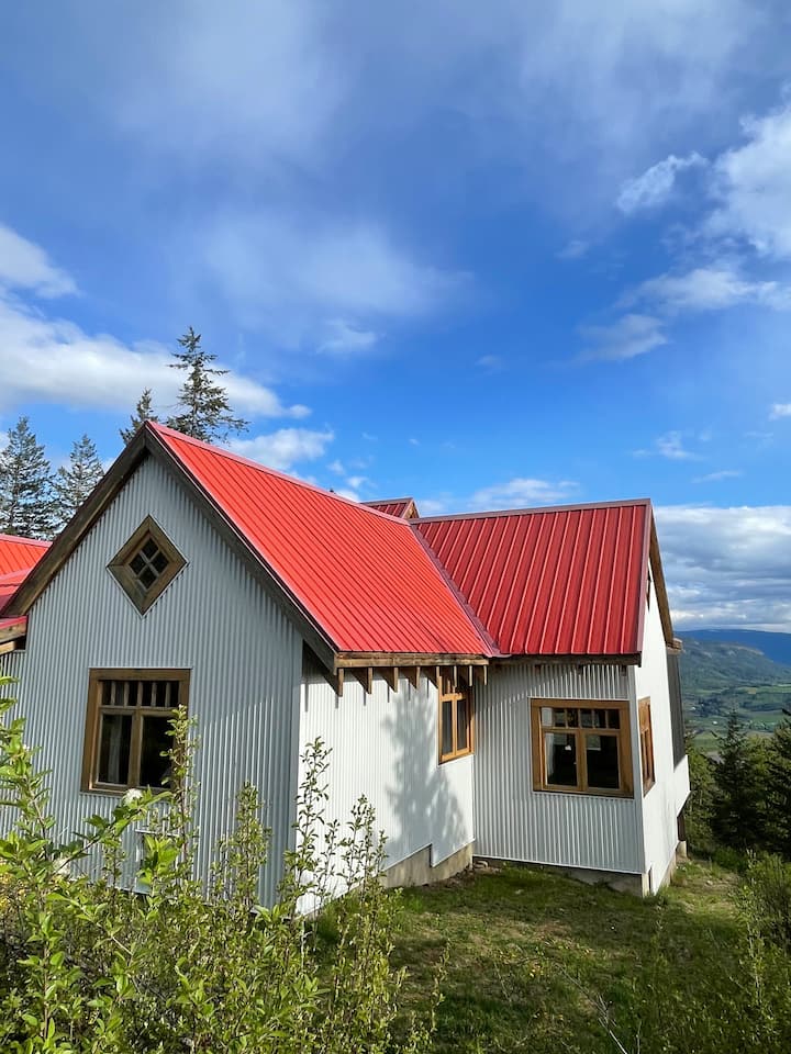 Lavender Cabin Near Salmon Arm + Sauna + Trails - Enderby