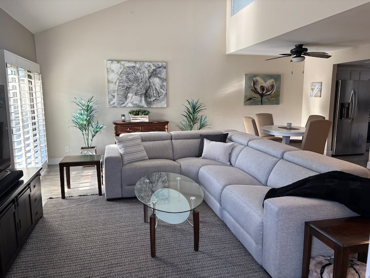Comfortable Updated Condo In The Heart Of Rancho Mirage- Walk To The River! - Rancho Mirage, CA