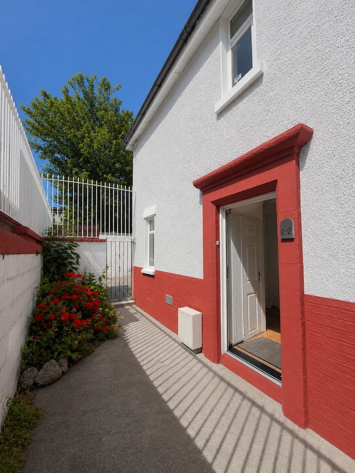 Spacious 4 Bedroom Home In Dublin | Sleeps 7 - Dun Laoghaire