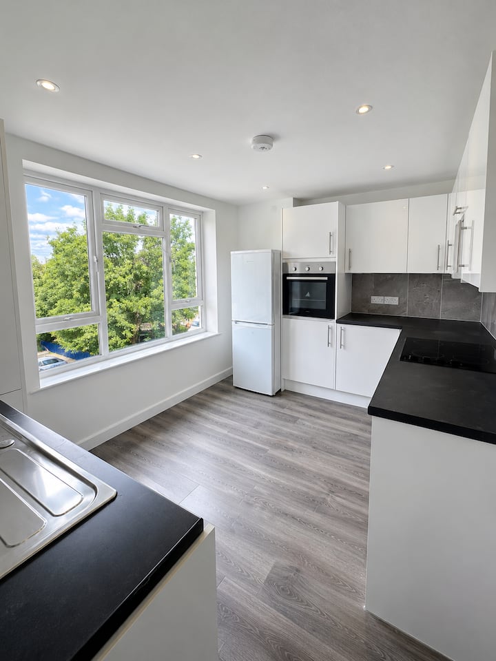 Private Flat, Modern And Clean - Hayes