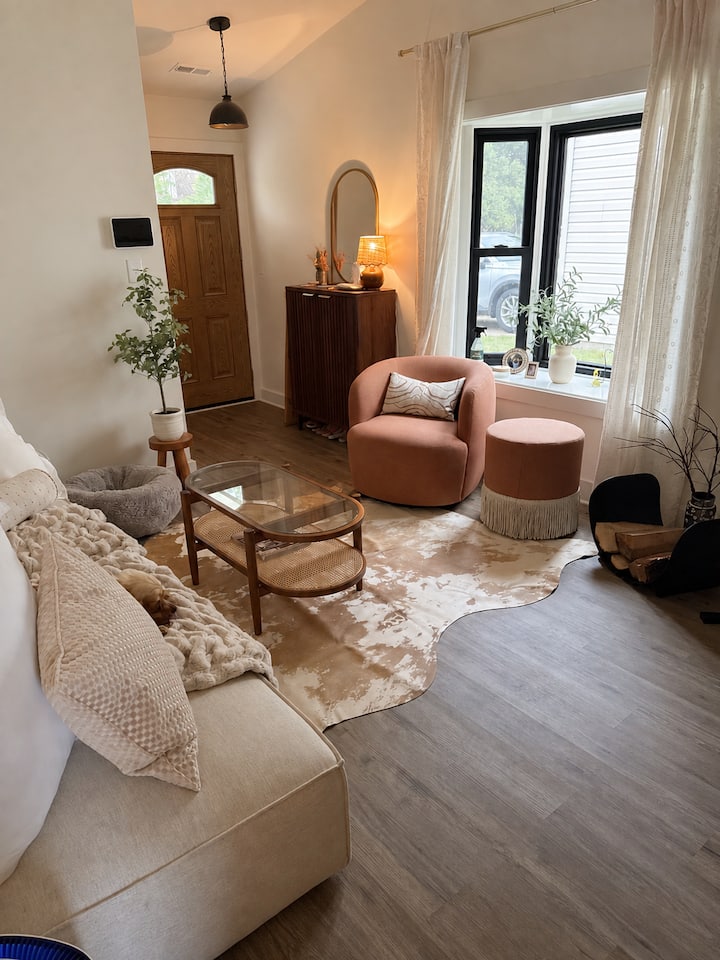 Cozy + Curated Virginia Beach 2br With Pool/sauna - Chesapeake, VA