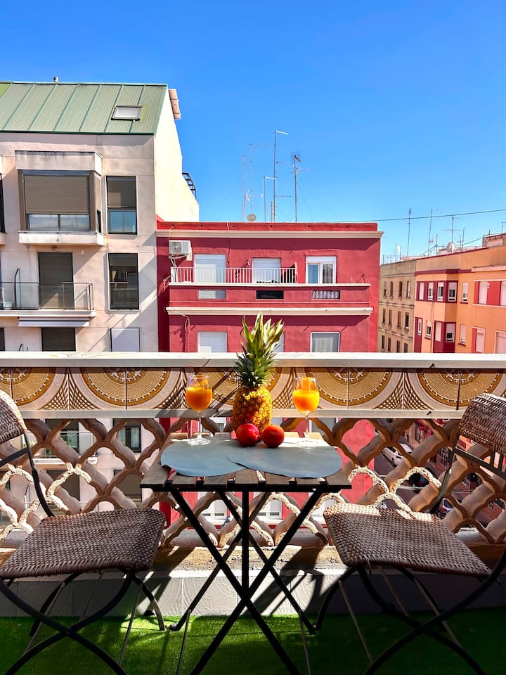Stylish Top-floor Apartment, 15 Min To City Center - Mislata