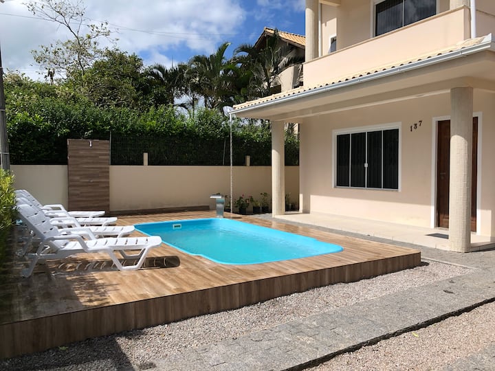 Ampla Casa Com Piscina, Próximo A Praia. - Governador Celso Ramos