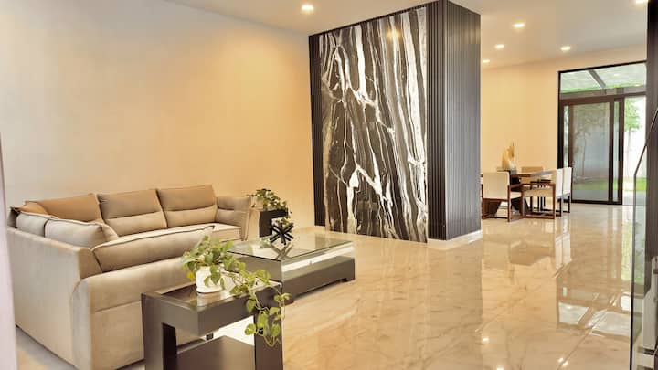 Casa Romero | Casa De Lujo & Jacuzzi Para Expo Gdl - Guadalajara