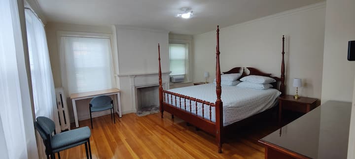 3br Suite | Private Entry, Full Kitchen, Full Bath - Weston, MA