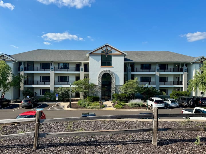 2 Br Lock-off Villa At Lake Geneva's Grand Resort - Lake Geneva, WI